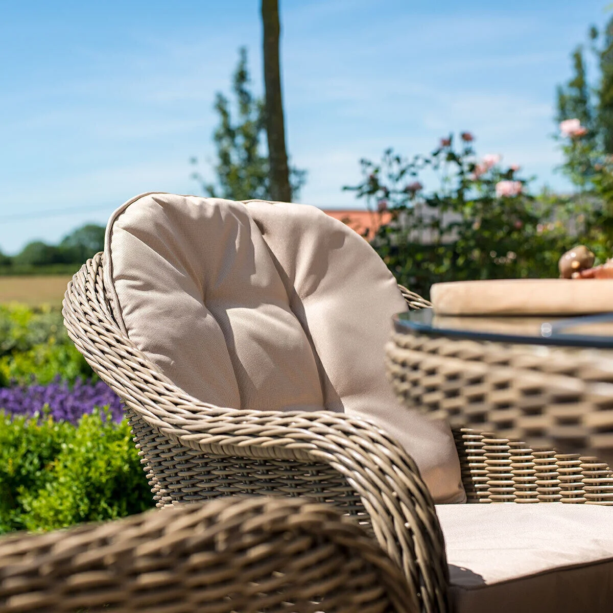 Winchester Heritage 8 Seat Round Rattan Fire Pit Dining Set with Lazy ...